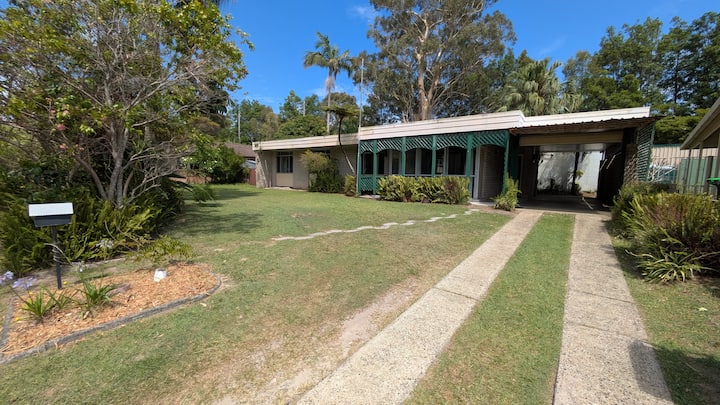 Short Stroll To Coffs Creek And Dog Beach - Coffs Harbour