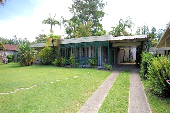 Short Stroll To Coffs Creek And Dog Beach - Coffs Harbour