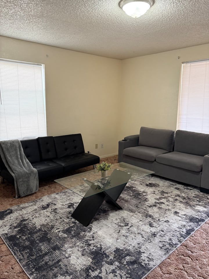 Cozy 1 Bedroom Suite! Centrally Located! - Winnemucca, NV