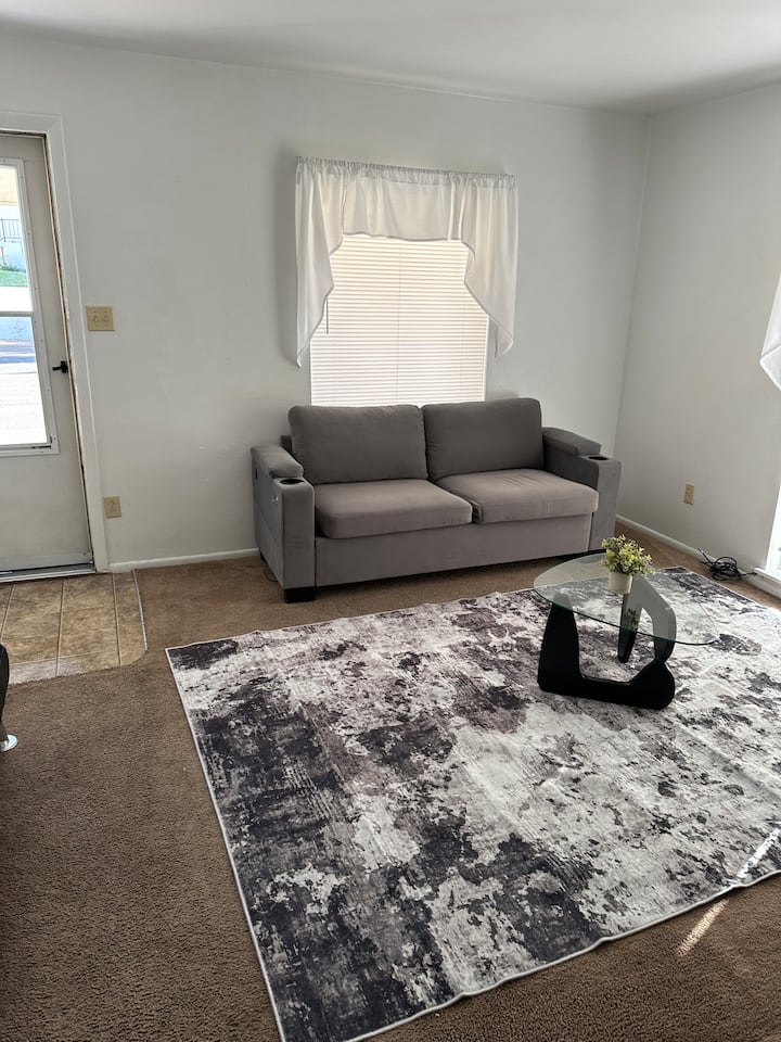 Cozy 1 Bedroom Suite! Centrally Located! - Winnemucca, NV