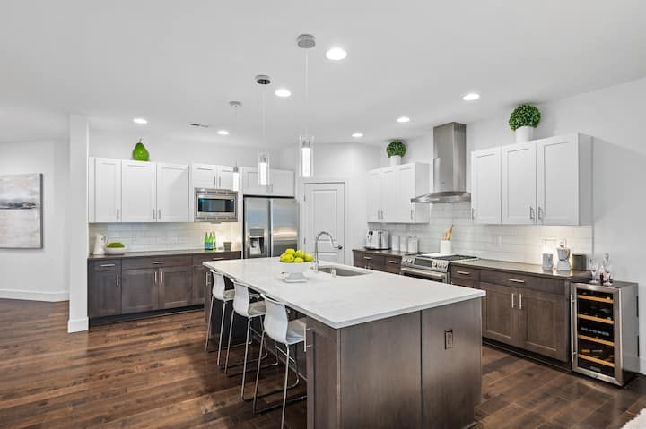 Luxury Home In Prime Location – Kirkland, Wa - Kirkland, WA