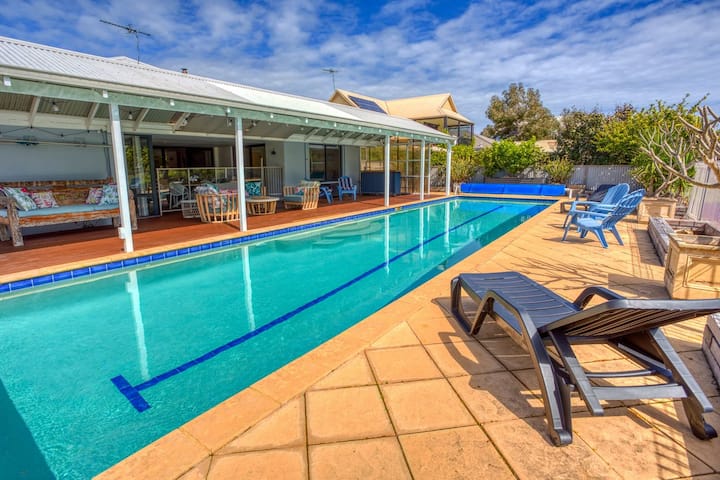 Pool And Putt Paradise - Yallingup
