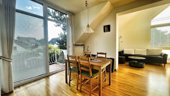 Helle Gemütliche  2,5 Zimmer Mit Balkon - Hannover