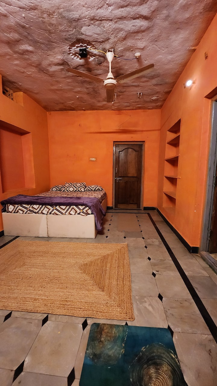 Tom's Place Hampi - Hampi