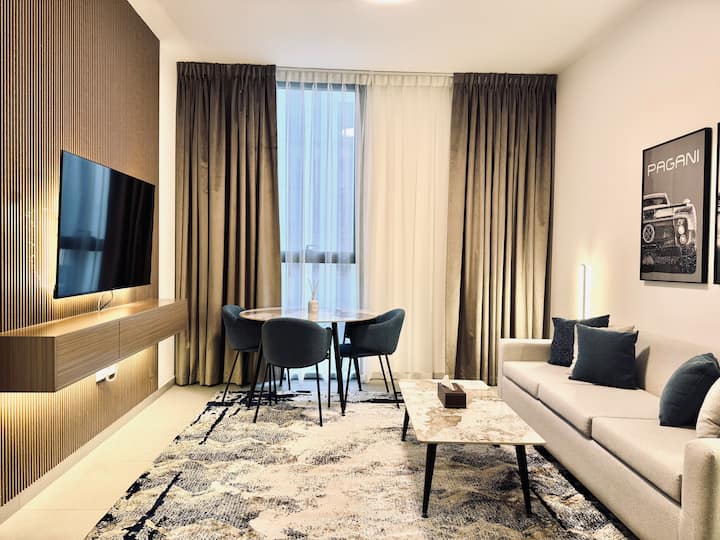 Luxurious 1bhk With Community Vibes - Sharjah