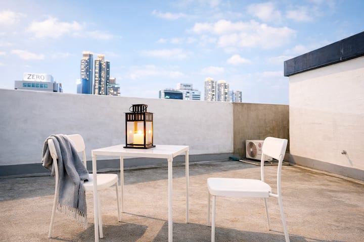 최대 8인/전용주차장/짐 보관/루프탑/독채/편의점1분/대구중심/동성로/서문시장/앞산전망대 - Daegu