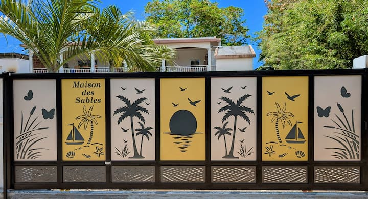 Maison Des Sables / Bordeaux - Port Louis