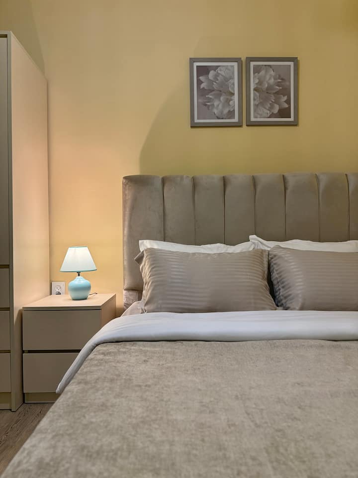 Cozy And Modern Apartment In The Heart Of The City - Tbilisi