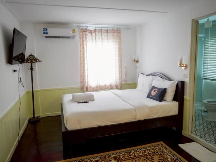 Comfortable Room In Heritage Home By Khaosan -