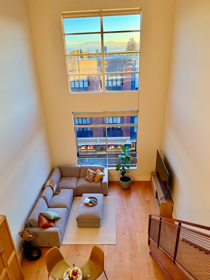 Santana Row Executive Loft • King Bed • Office - Saratoga, CA