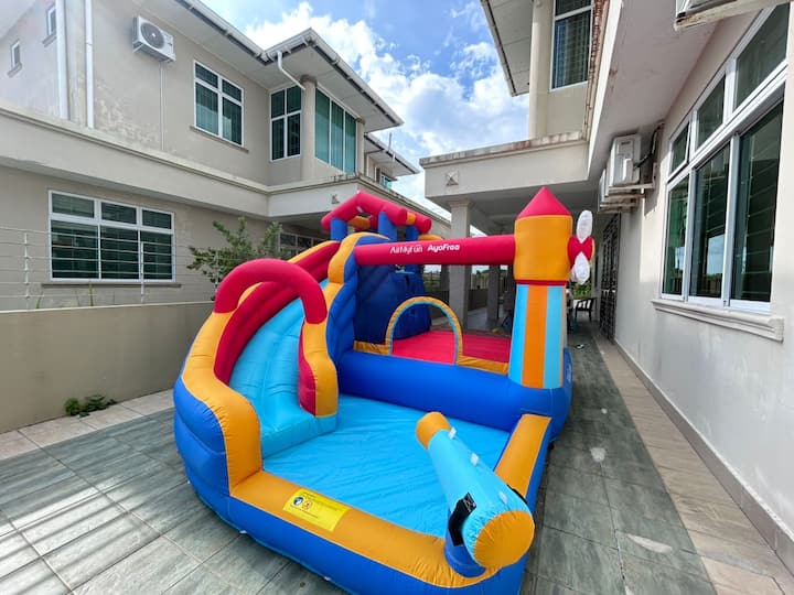 Jr Homestay 149 @6th Mile Landed House Near Farley - Kuching