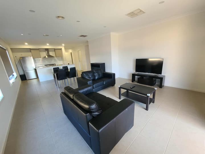 Executive Family Home - Benalla