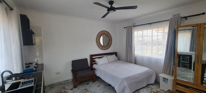 Rustic - Urban
Safe Spotless Location With Charm - Lilongwe