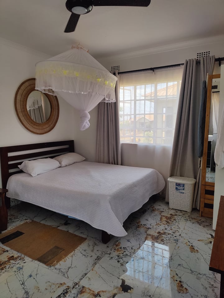 Rustic - Urban

Safe Spotless Location With Charm - Lilongwe