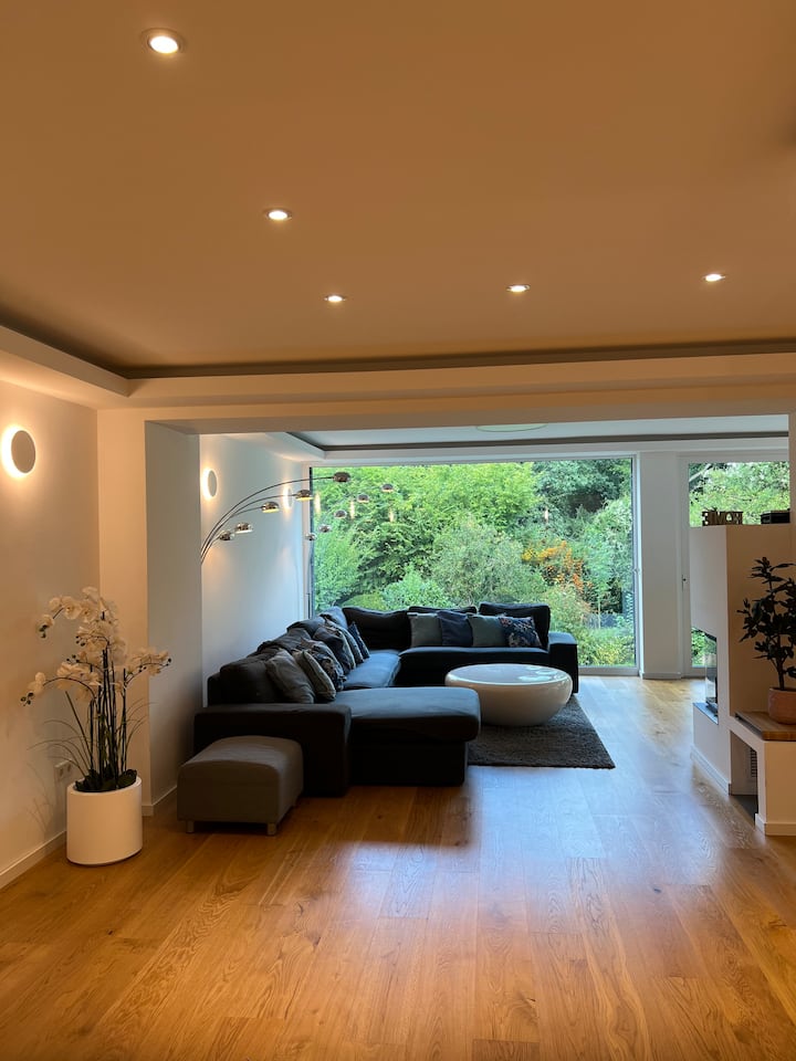 Stilvolles Haus Am Rhein - Bergisch Gladbach