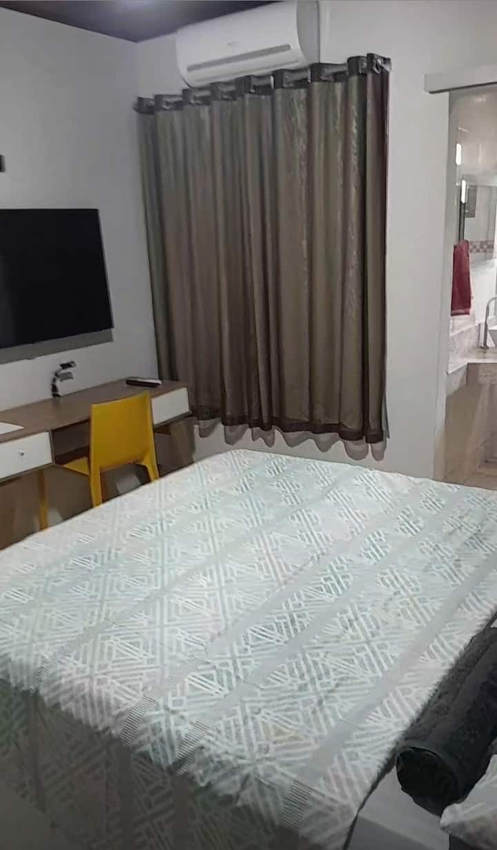 Kitnet Com Ar Condicionado Super Equipada, Linda. - Volta Redonda