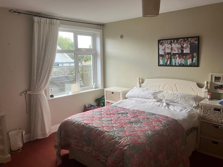 Cozy Room In Modern House In Prime Location - Limerick, Ireland