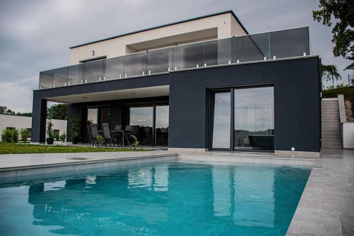 Vila Altura | Luxury Hilltop Retreat & View - Slovénie