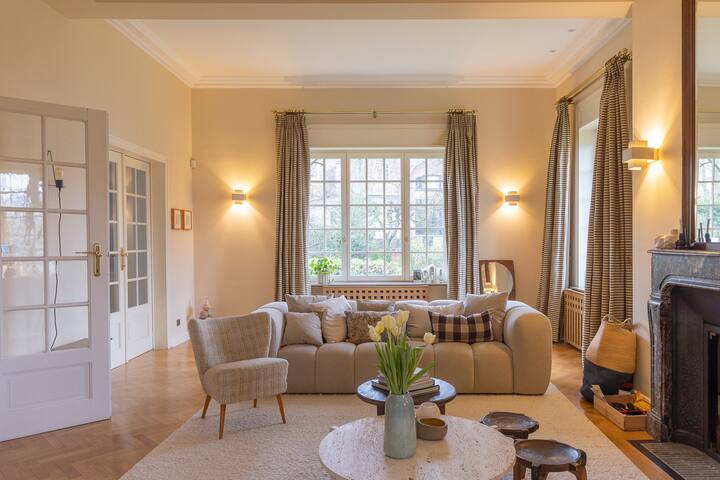 Villa à Uccle : Jardin, 4 Chambres, Parking Privé - Brussels