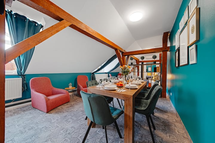 Central Railroad Rooftop 2bd With Cinema - Prague