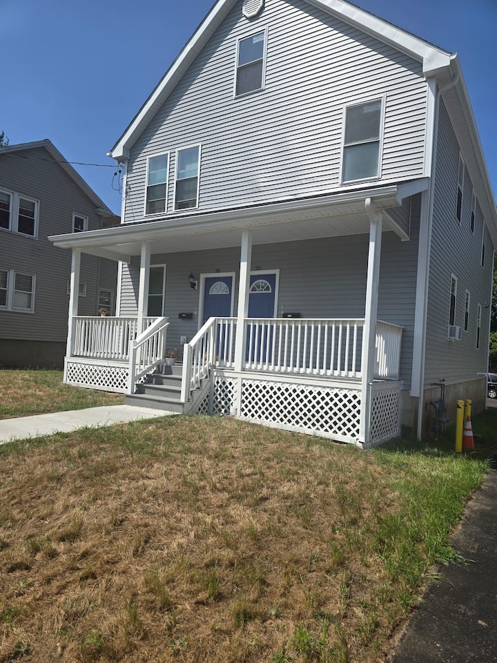 A Comfy Homestead Unit - West Hartford Reservoir
