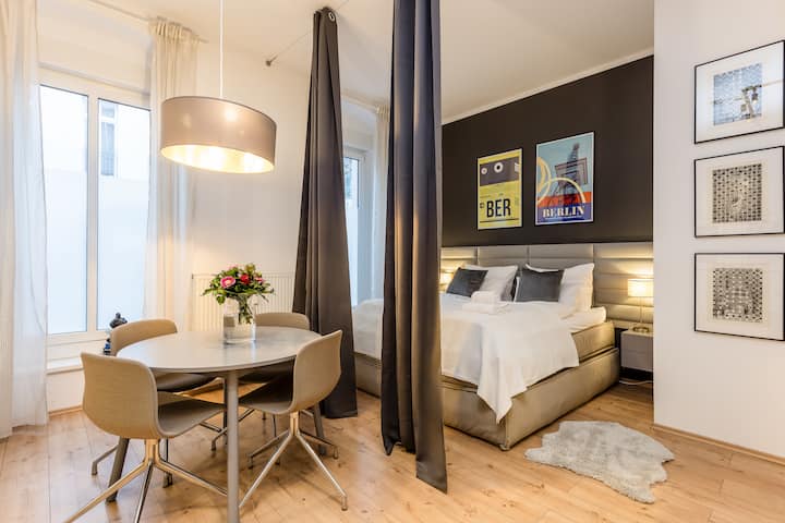 Studio Apartment In The Heart Of Prenzlauer Berg - Berlin