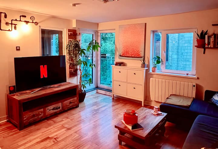 Modern Dublin City-centre Apt – Balcony & King Bed - Dublin