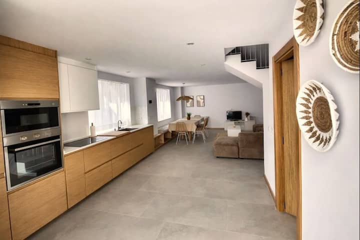 Maison De Pierre 2025 · À 2 Min De Mer · Parking - Castro-Urdiales