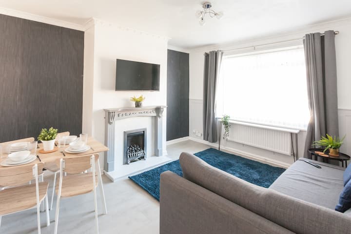 Warrington House Contractor Stay. Driveway Parking - 워링턴