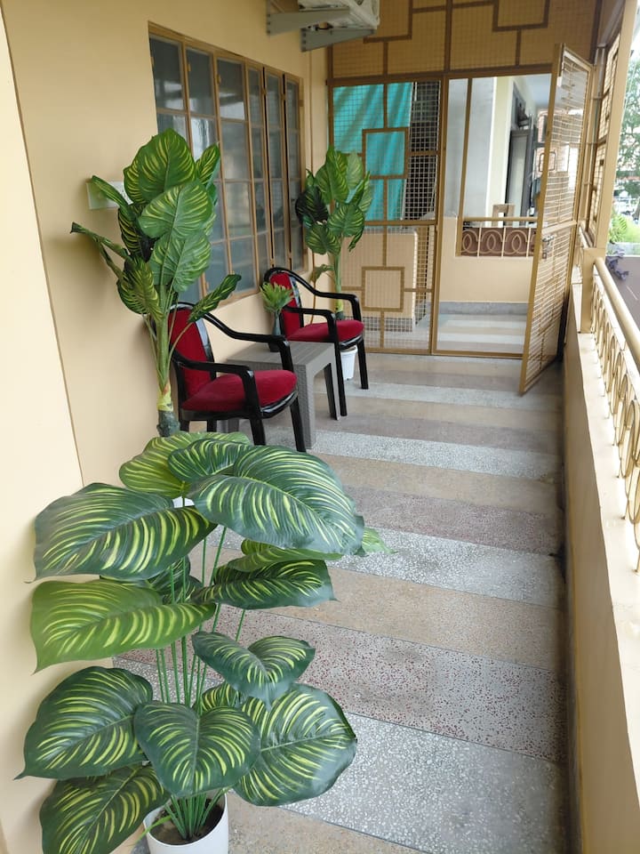 Central Jaipur Homestay | Opp Mi Road | Family - 齋浦爾