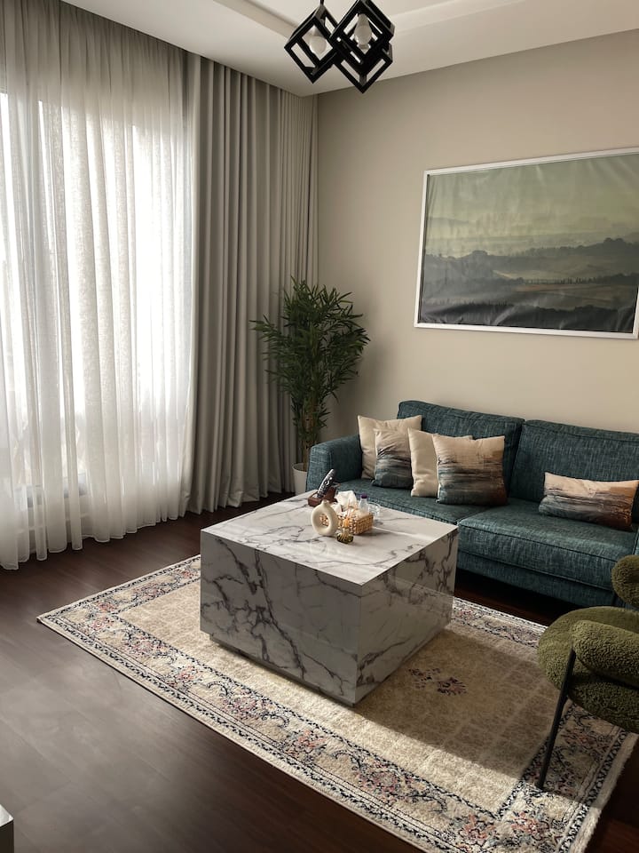 Luxury 2br • Cozy Stay With View & Fast Internet - Dammam