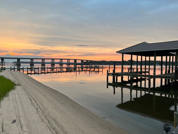 Lookout Lane, Piankatank Riverfront Home - Gloucester, VA