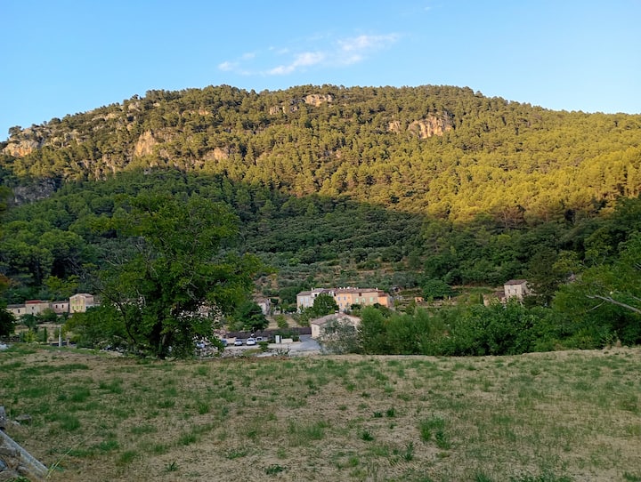Chambre Double, Style Vintage, Calme Garanti. - Draguignan