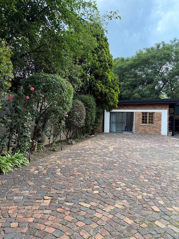 Tambo Touchdown Suite - Benoni