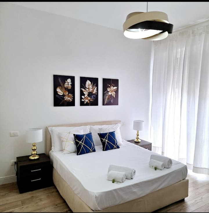 Modern Bright Apartment – Porta Nuova Centro! - Florence