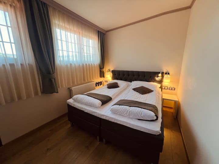 Cozy Double Room 1 - Pension Kokel - Alma, Romania