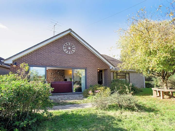"Purlbridge Bungalow"a Real Home Away  From Home - Seaton