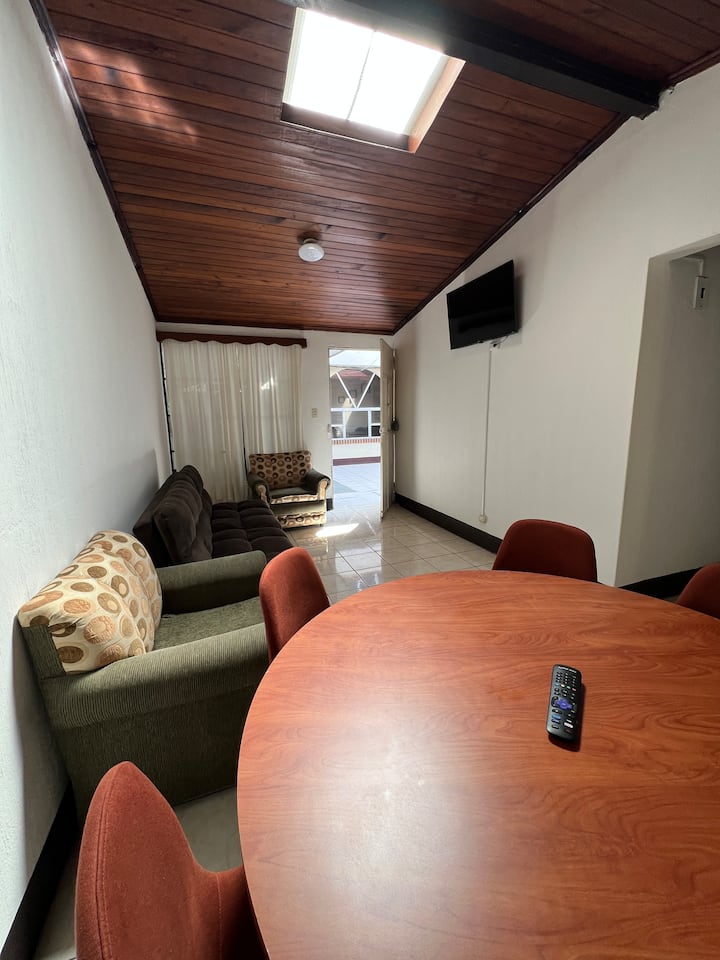 Apartamento Céntrico, Seguro Y Acogedor - Quetzaltenango