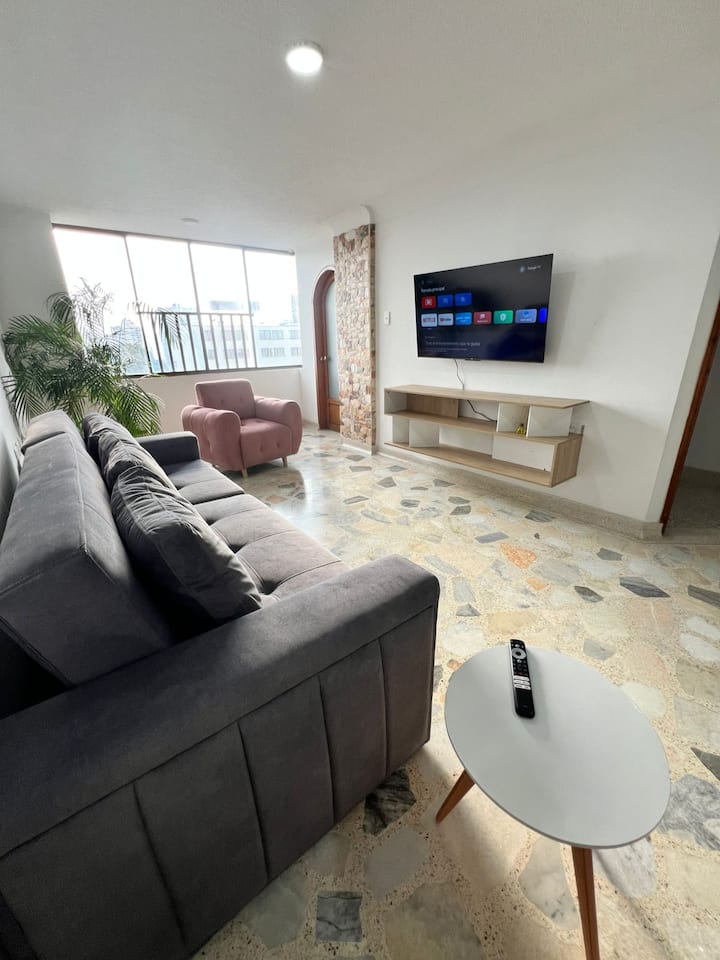 Apartamento Moderno Y Amplio Con Oficina + Smarttv - Bucaramanga