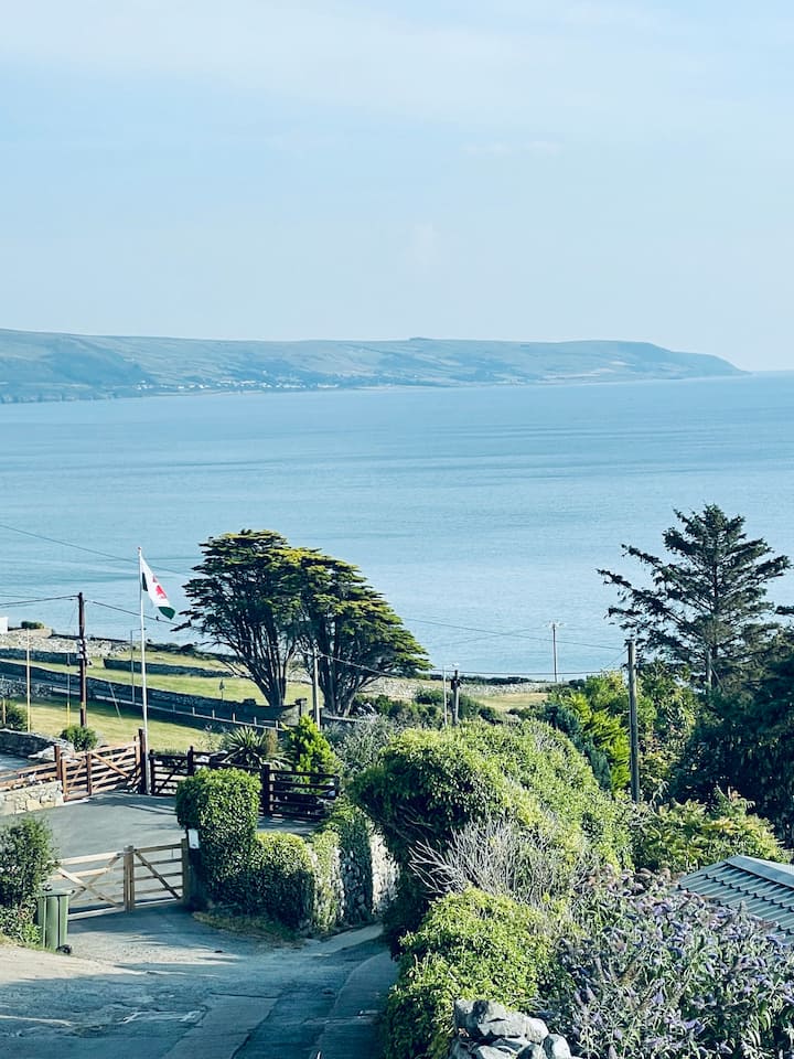E12 Hendre Coed, Sea Views, Hot Tub, Pool, Dogs - Barmouth