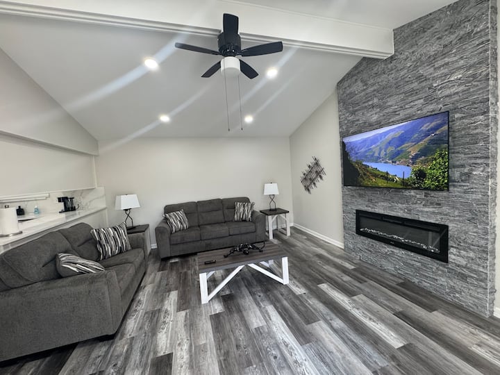 Modern Family Home | 3br -High Speed Wi-fi Comfort - Sterling Heights, MI