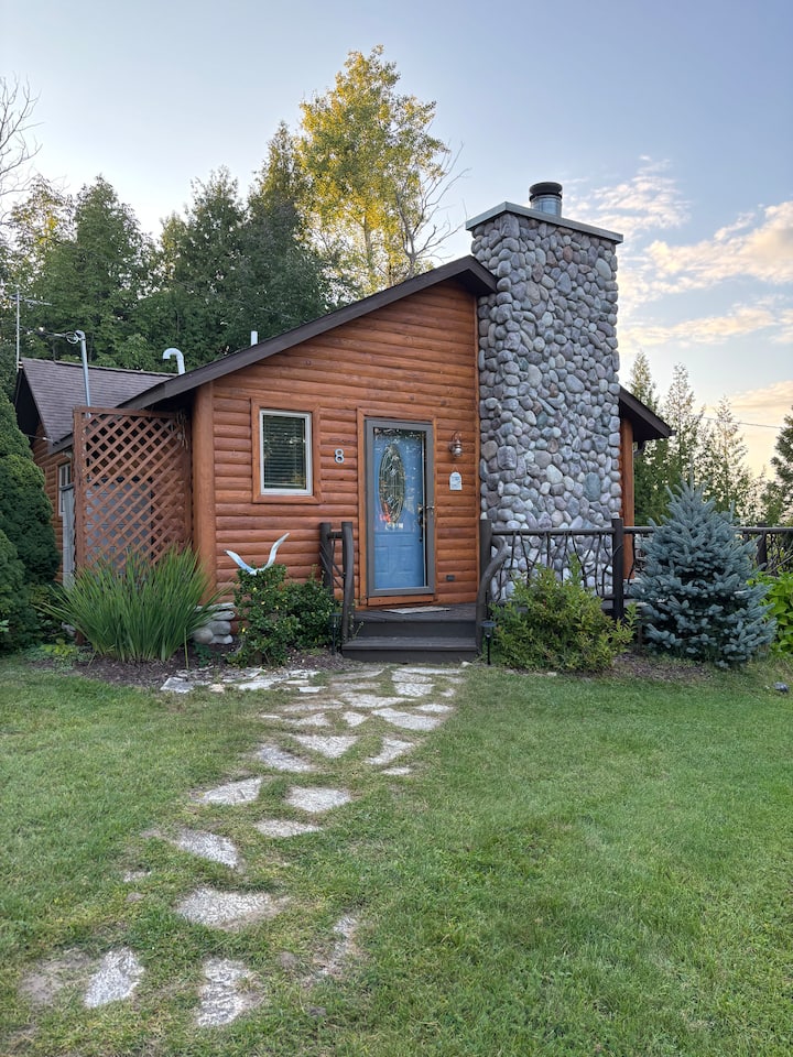 Cabin On Indian River Between Burt & Mullet Lake! - Indian River, MI