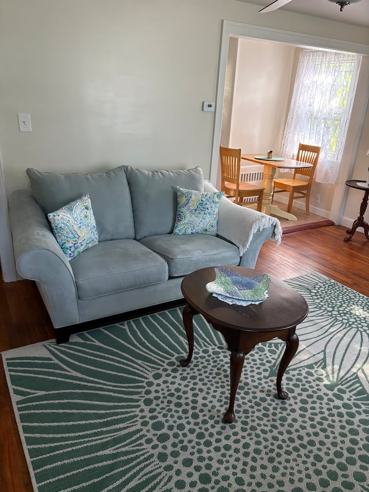 Centralized Cozy & Spacious - West Hartford, CT