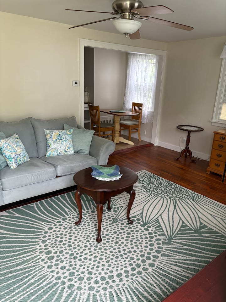 Centralized Cozy & Spacious 2 Bedrooms House - Hartford, CT