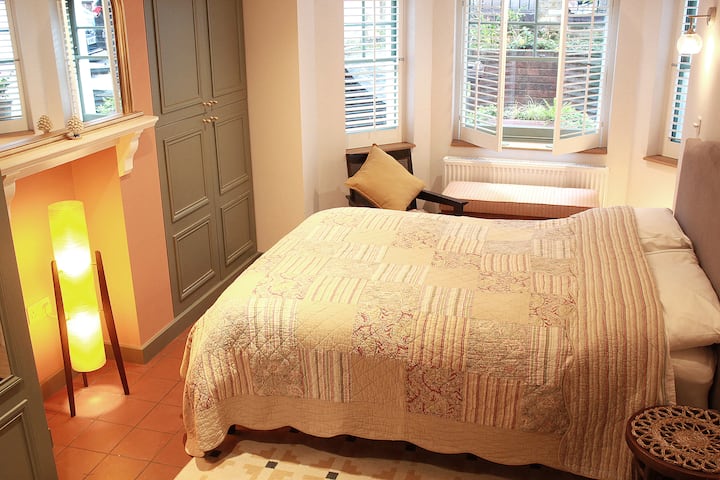 A Cosy Corner Of Clapton - Chingford