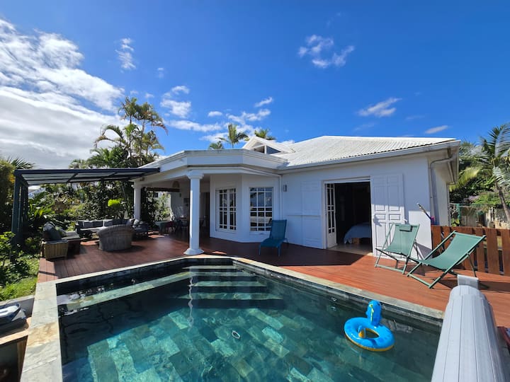 Villa Spacieuse Avec Piscine Sécurisée Et Vue Mer - La Réunion