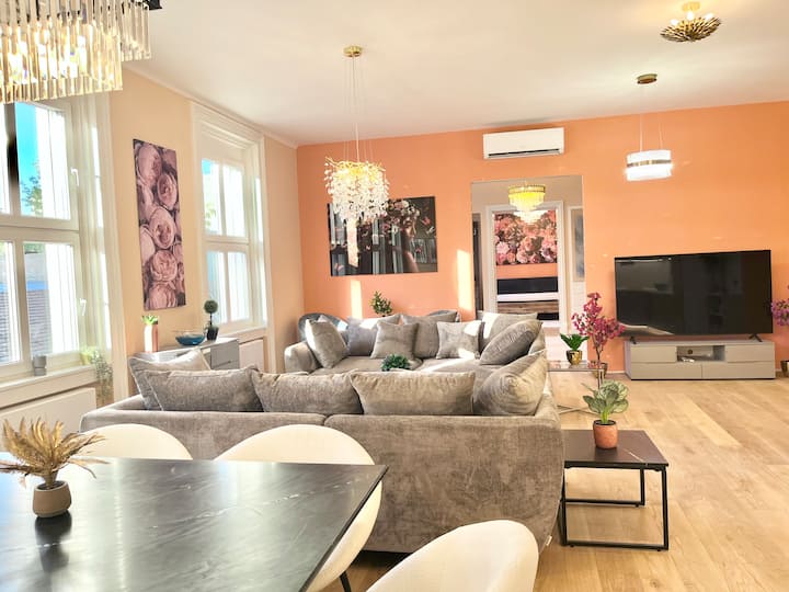 Central Luxury 4br/4ba Flat By Danube & Parliament - Budapest