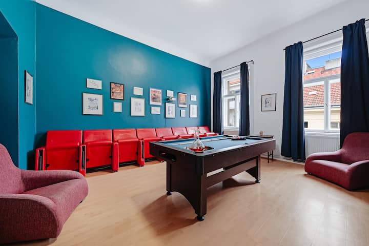 Downtown Grand 3bd Apt With Cinema & Billiards - Prague