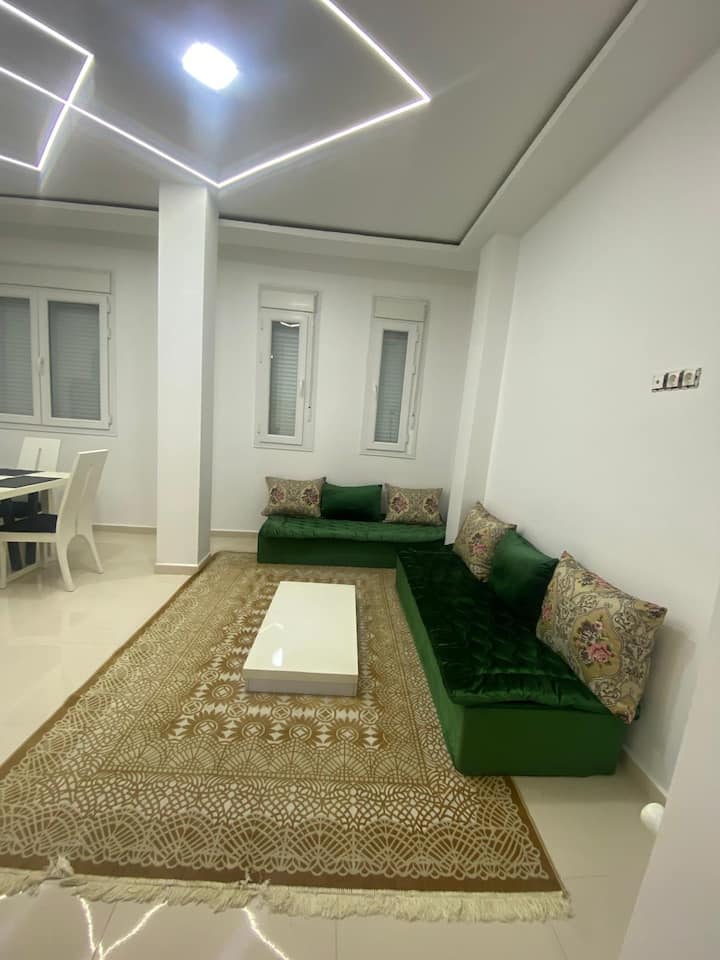 Apparemment Dans Une Villa Au 2 éTages - Mostaganem
