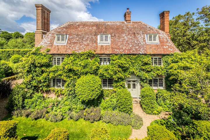 Luxurious Country House In Secluded Setting. - Dorking